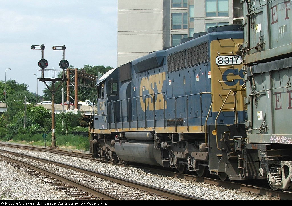 CSX 8317 Receivin' Her Signal